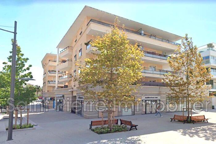 Appartement à louer - Centre-Haut de Cagnes, Cagnes-sur-Mer - 3 pièces - 2 chambres