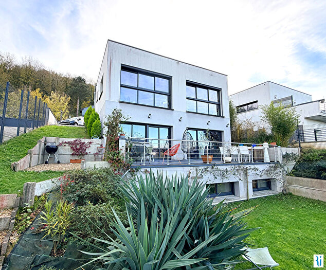 Maison à vendre - Saint-Léger-du-Bourg-Denis - 6 pièces - 3 chambres