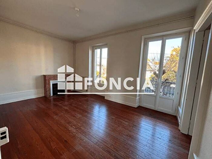 Appartement à louer - Italie-Jacotot, Aix-les-Bains - 3 pièces - 2 chambres