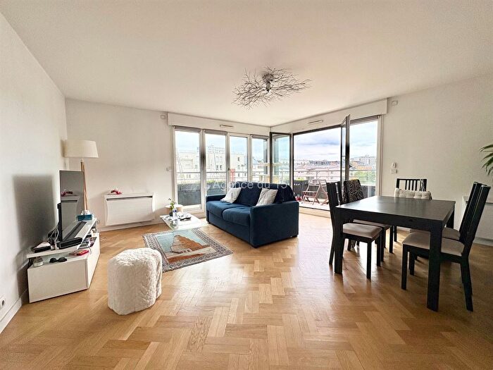 Appartement 4 pièces à vendre à Issy-les-Moulineaux, Les Iles, La Ferme