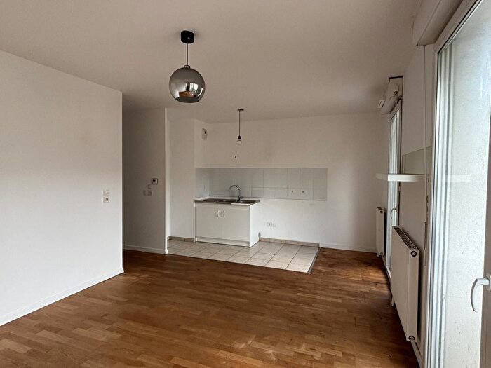 Mantes-la-Jolie, Centre-ville : Appartement 3 pièces à vendre