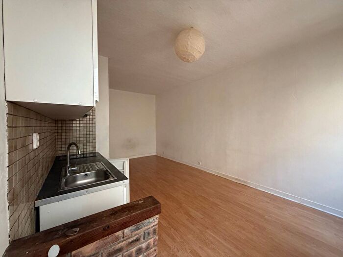 Appartement à louer - Notre Dame, Versailles - 1 pièce