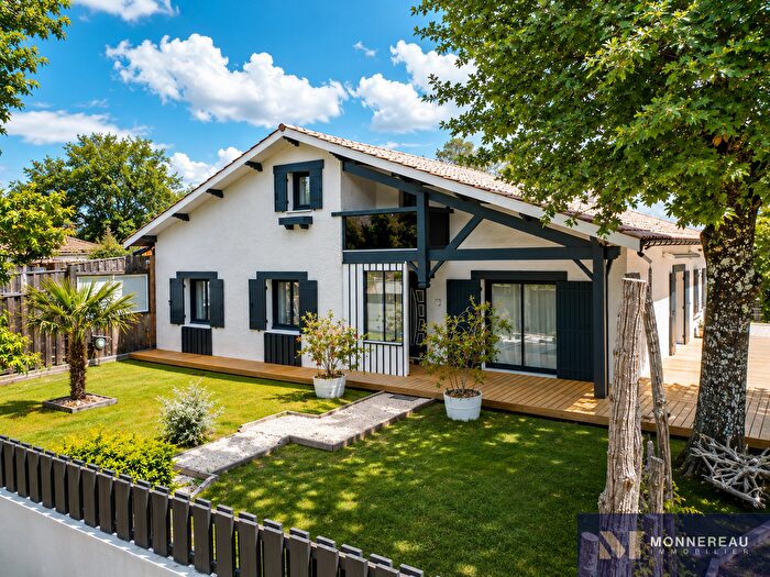 Andernos-les-Bains, Mauret, Massurat, Manolo : Maison 8 pièces à vendre