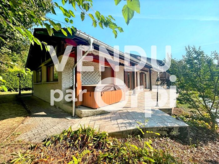 Maison à vendre - Saint-Nazaire-les-Eymes - 7 pièces - 5 chambres