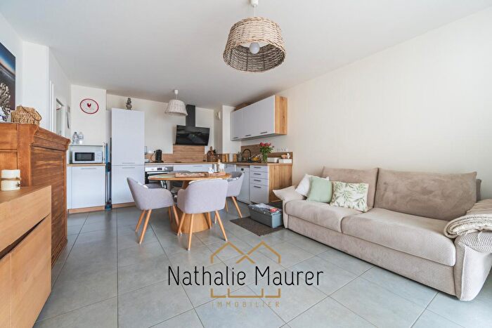 Appartement à vendre - Lingolsheim, Centre-ville - 2 pièces - 1 chambre