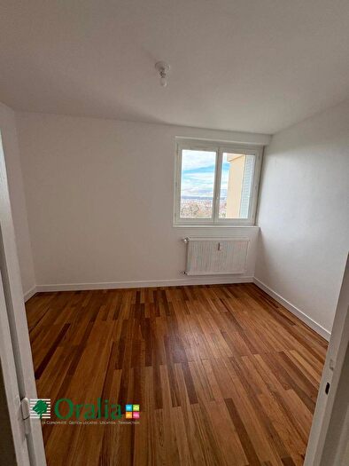 Appartement à louer - Les Genêts-Le Vinatier-Le Lessivas, Bron - 3 pièces - 2 chambres