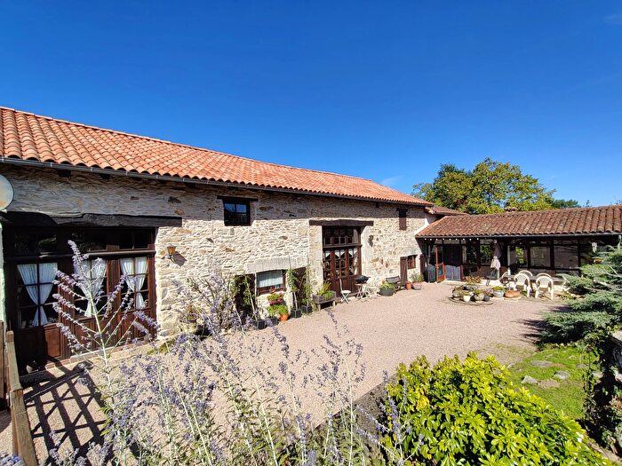 Maison à vendre - Pensol - 9 pièces - 3 chambres