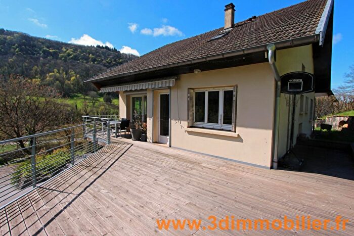 Maison à vendre - Lons-le-Saunier - 7 pièces - 5 chambres