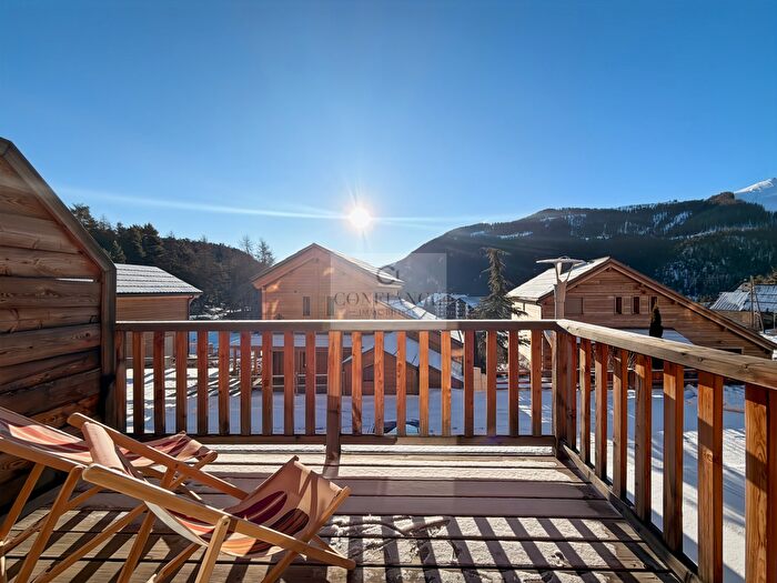 Maison à vendre - Saint-Étienne-de-Tinée - 6 pièces - 5 chambres