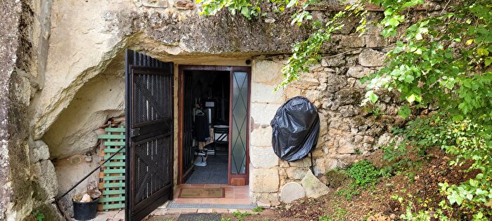 Maison à vendre - Les Roches-lévêque - 1 pièce - 1 chambre