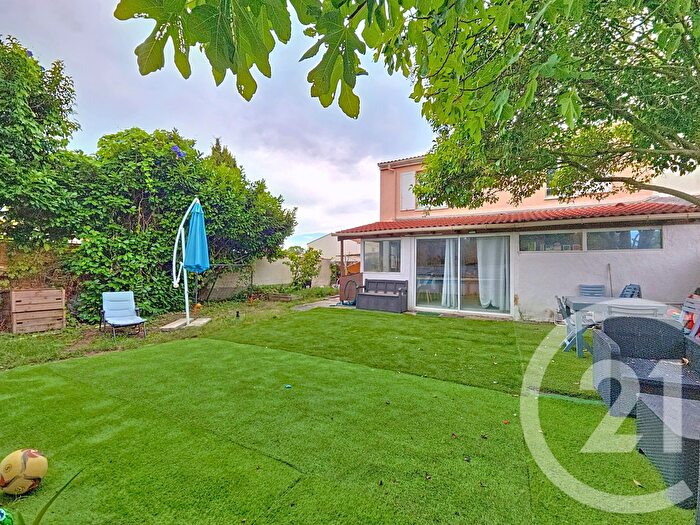 Maison à vendre - Saint-Martin-de-Crau - 6 pièces - 4 chambres