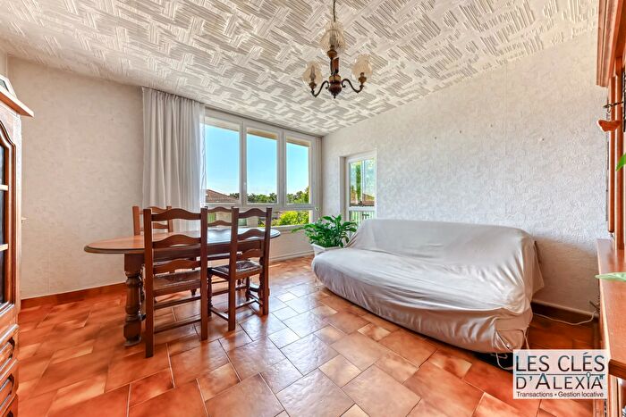 Appartement 4 pièces à vendre - Vénissieux, Pasteur