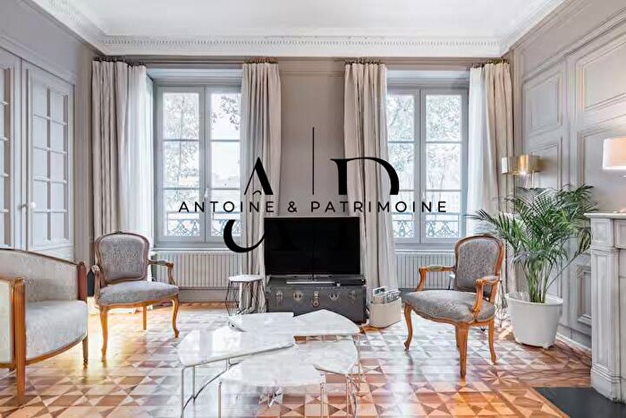 Appartement à louer - Foch, Lyon ème arrondissement - 5 pièces - 3 chambres