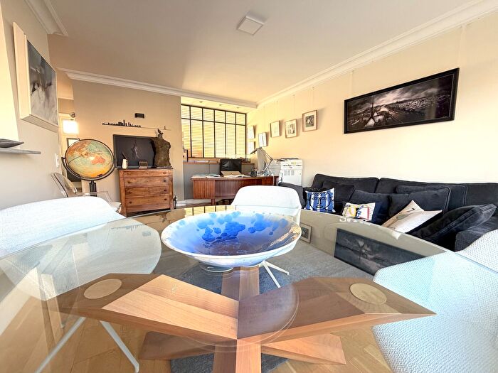 Rueil-Malmaison, Coeur de Ville - Appartement 2 pièces à vendre