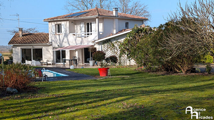 Maison à vendre - Salleb uf, Salleboeuf - 7 pièces - 5 chambres