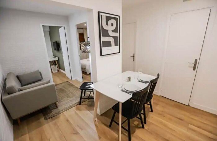 Appartement à louer - Mousseau-Bonhomme en Pierre, Evry Courcouronnes - 5 pièces - 4 chambres