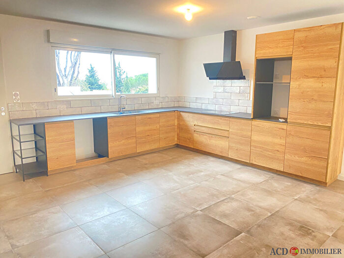 Appartement à vendre - La Fare-les-Oliviers - 4 pièces - 3 chambres