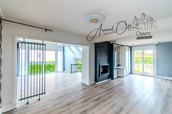 Maison à vendre - Kersaint-Plabennec - 7 pièces - 5 chambres