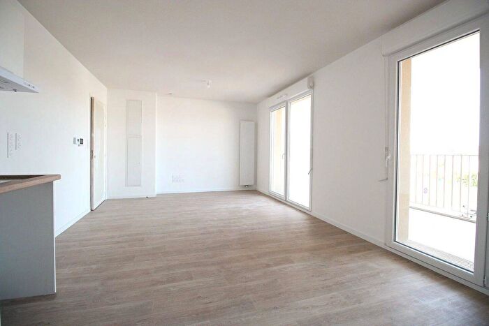 Centre-Saint Germain-Vareilles, Ambérieu-en-Bugey : Appartement 2 pièces à louer