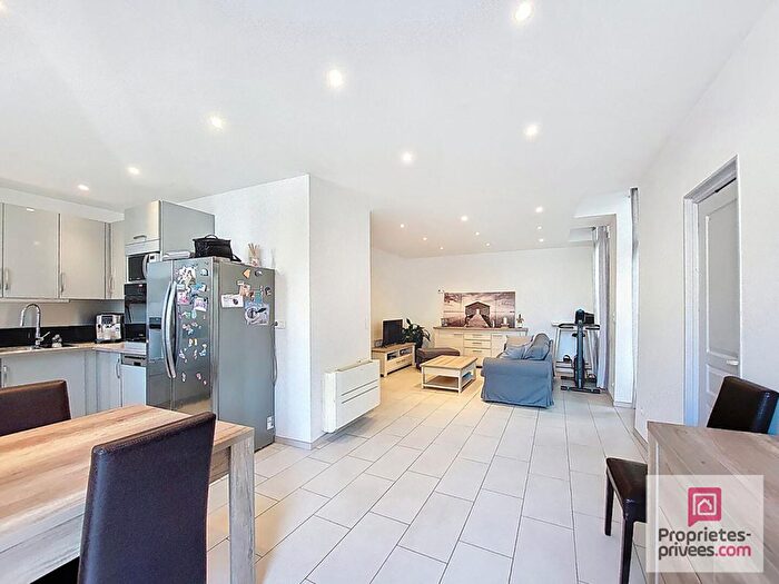 Maison à vendre - Châteaurenard, Centre-ville - 5 pièces - 3 chambres