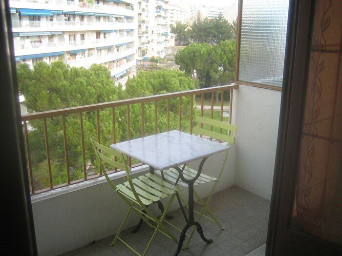 Cinq Avenues, Marseille 4ème arrondissement : Appartement 1 pièce à louer