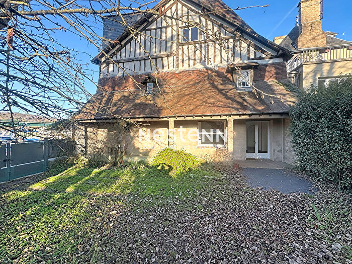 Maison à louer - Vernon, Centre-ville - 7 pièces - 3 chambres