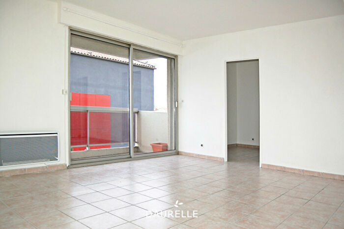 Châteaurenard, Centre-ville : Appartement 1 pièce à louer