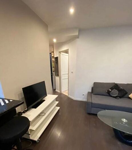 La Fourche-Guy Môquet, Paris 17ème arrondissement : Appartement 2 pièces à louer