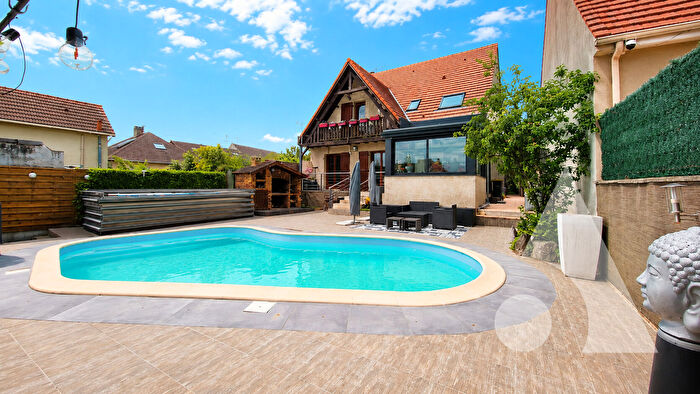 Maison 8 pièces à vendre - Le Thillay