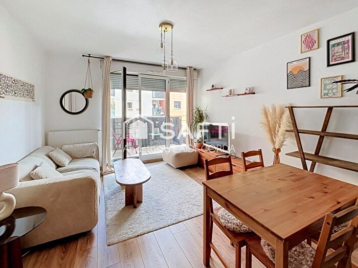 Asnières-sur-Seine, Gresillons, Voltaire : Appartement 2 pièces à louer