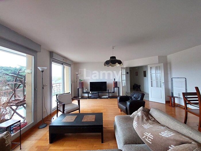 Appartement à louer - Centre-Hôtel de Ville, Limoges - 4 pièces - 2 chambres