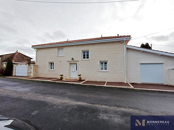 Maison à vendre - Baignes-Sainte-Radegonde - 6 pièces - 4 chambres