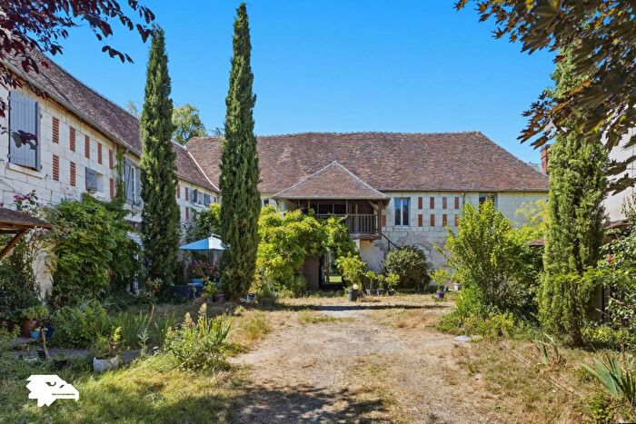 Maison 8 pièces à Loches, à vendre