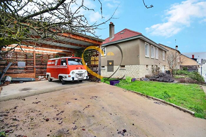 Maison à vendre - Bourges, Aéroport, Vauvert, Pierrelay, Pissevieille - 4 pièces - 2 chambres