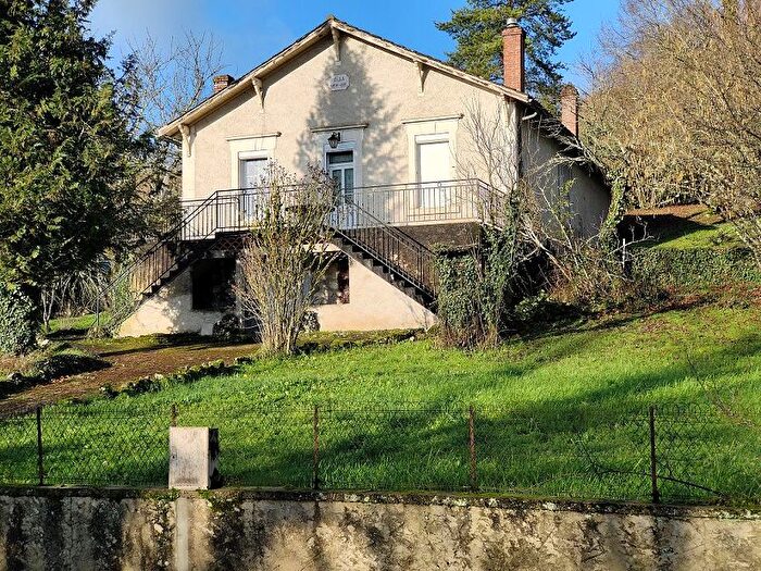 Maison à vendre - Agonac - 6 pièces - 3 chambres