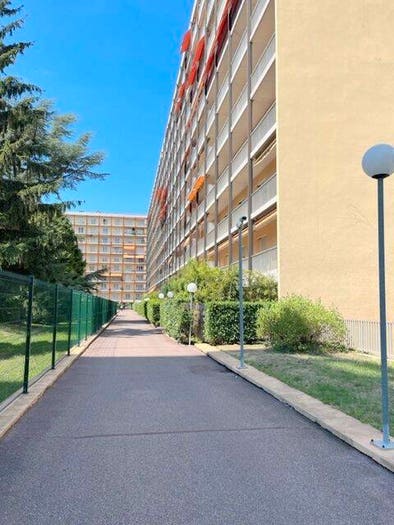Appartement 5 pièces à Bergson-La Terrasse, Saint-Étienne, à louer