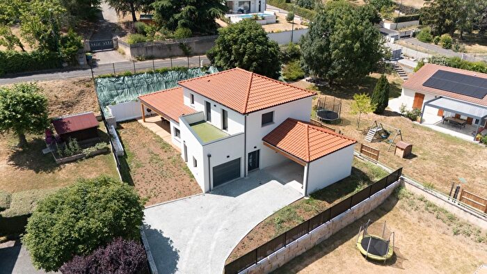 Chanonat : Maison 16 pièces à vendre
