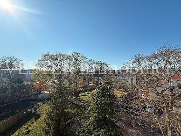 Appartement à vendre - Achères, Centre-ville, Cité de la Barricade - 6 pièces - 5 chambres