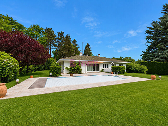 Maison 9 pièces à Marly, à vendre