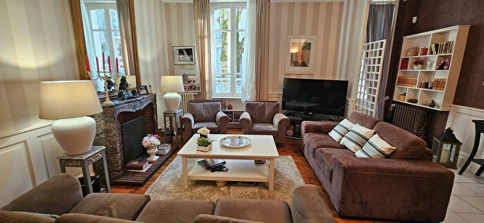 Maison à vendre - Vichy, Thermal - 6 pièces - 5 chambres