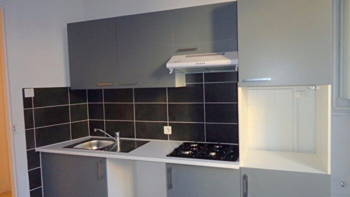 Appartement à louer - Aurillac, Centre-ville - 5 pièces - 3 chambres