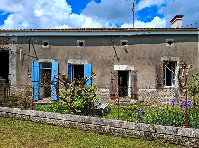 Maison 6 pièces à Saint-Palais-de-Négrignac, à vendre