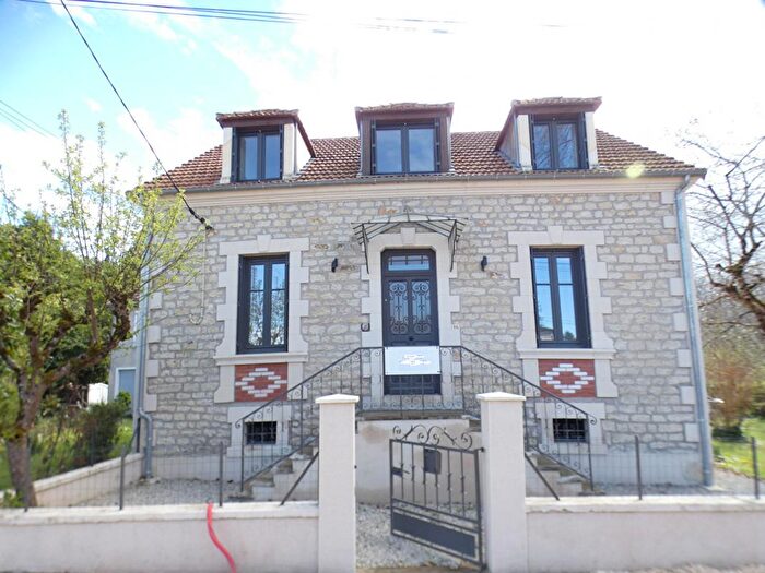 Maison à vendre - Montignac - 6 pièces - 3 chambres