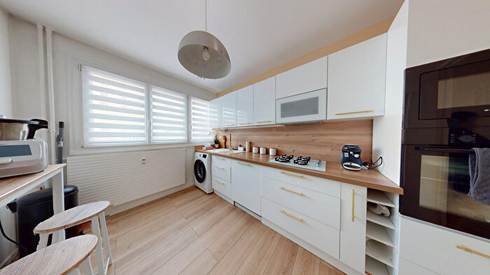 Appartement à vendre - Saint-Étienne, Bernay, Valfuret - 4 pièces - 2 chambres