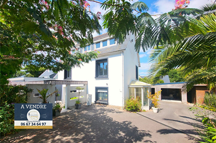 Maison à vendre - Pleuven - 7 pièces - 4 chambres