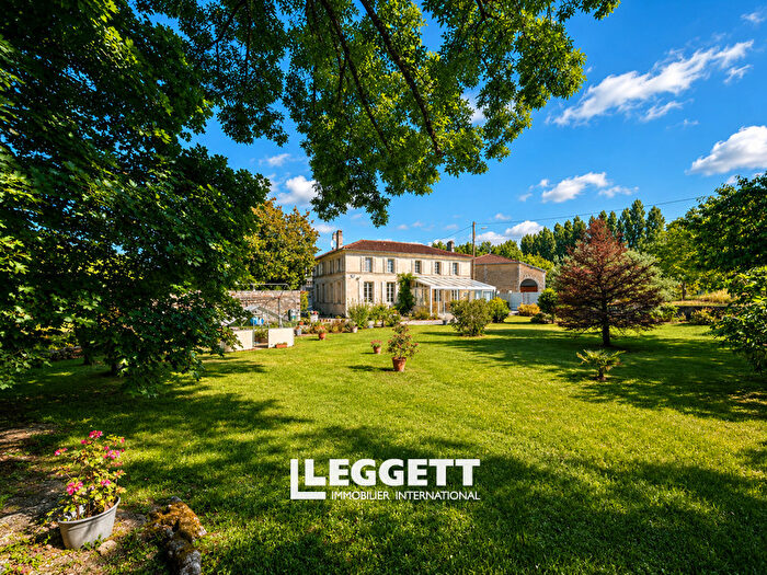 Mirambeau : Maison 8 pièces à vendre