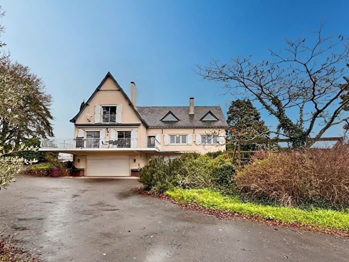 Maison à vendre - Beaucouzé - 10 pièces - 6 chambres