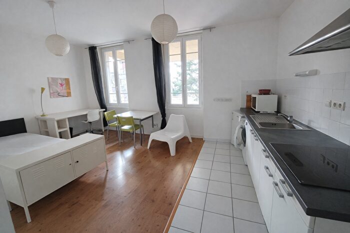 Appartement à louer - Saint-Étienne, La Métare, Le Portail Rouge, Fauriel, Villeboeuf - 1 pièce