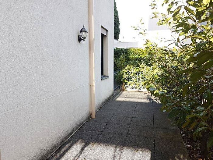 Appartement à louer - Montchat, Lyon ème arrondissement - 2 pièces - 1 chambre