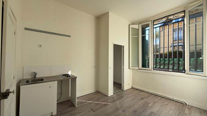 Appartement à louer - Centre Bourg, Épône - 2 pièces - 1 chambre